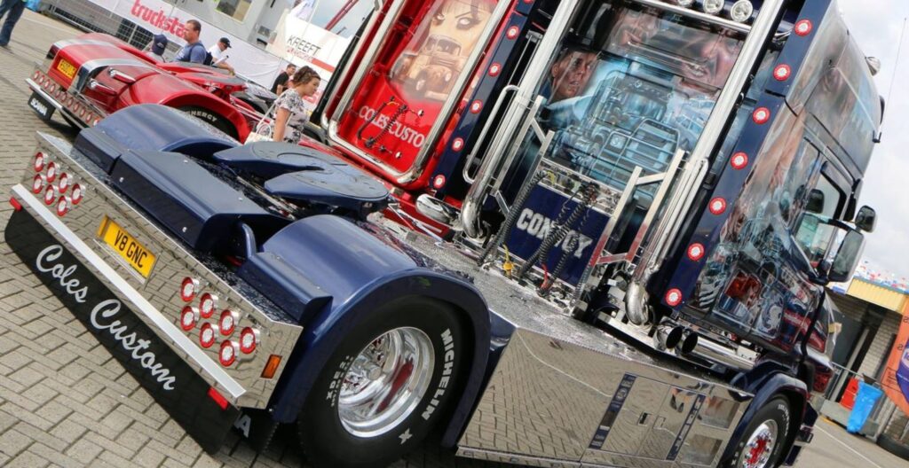 Scania set world record at Convoy in the Park - HGV Training Network