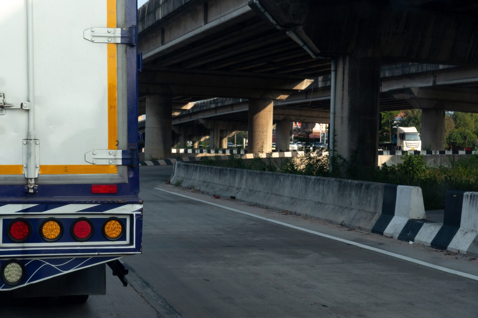 Road Dangers for HGV's and Avoiding Low Bridges - HGV Training Network