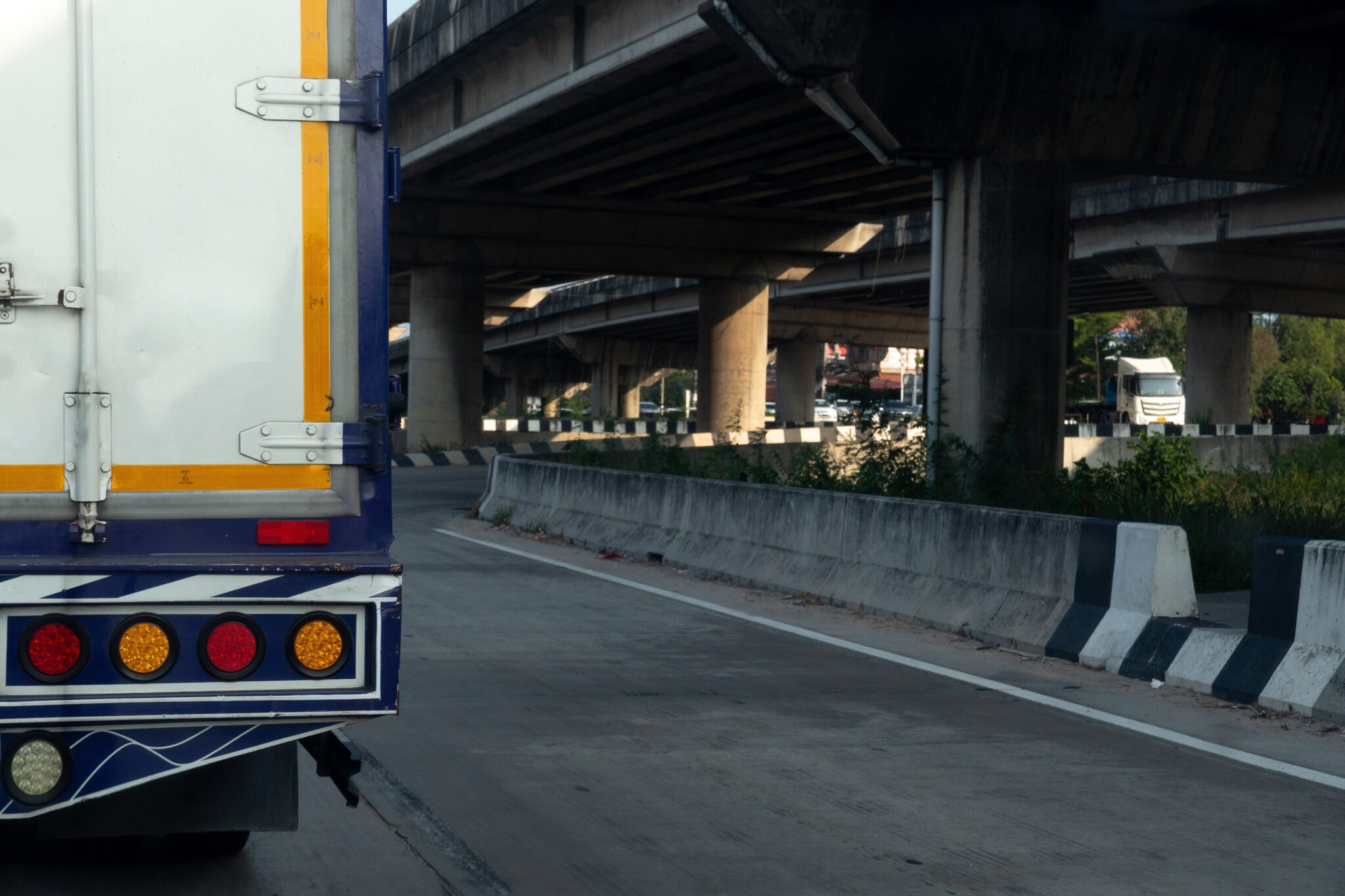 Road Dangers for HGV's and Avoiding Low Bridges - HGV Training Network